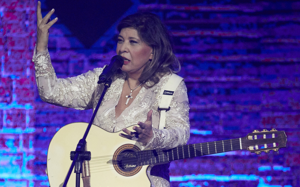 Roberta Miranda anuncia a live “Arraial da Roberta” - Festanejo