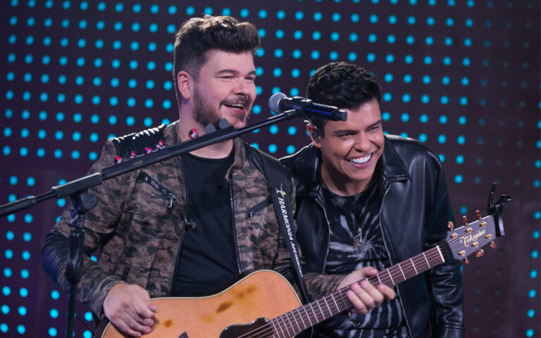 Paulo & Nathan enfrentam dificuldades no relacionamento na faixa “Fala ...